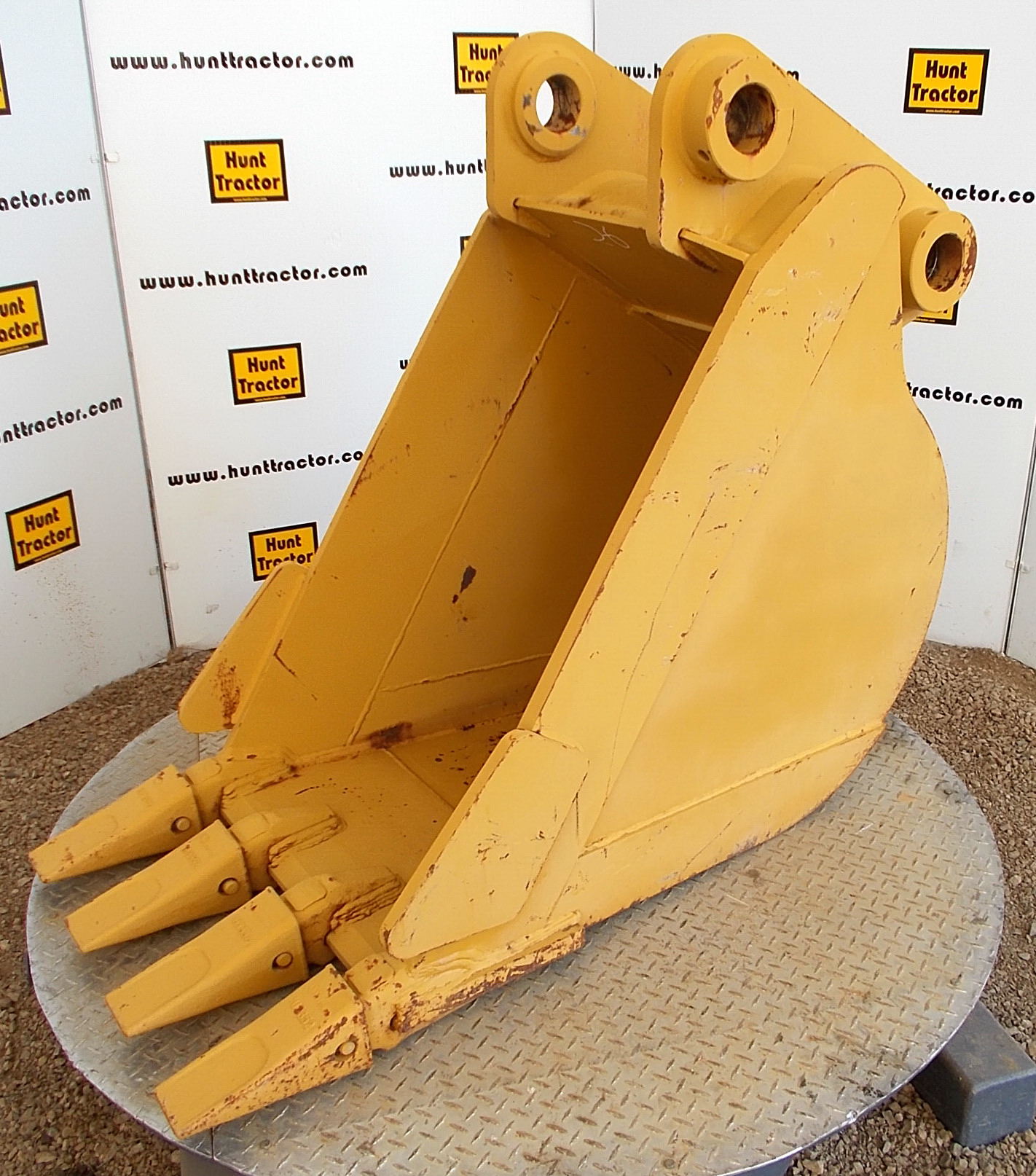 New 28" Caterpillar 320BL B Linkage Pin-On Excavator Bucket For Sale