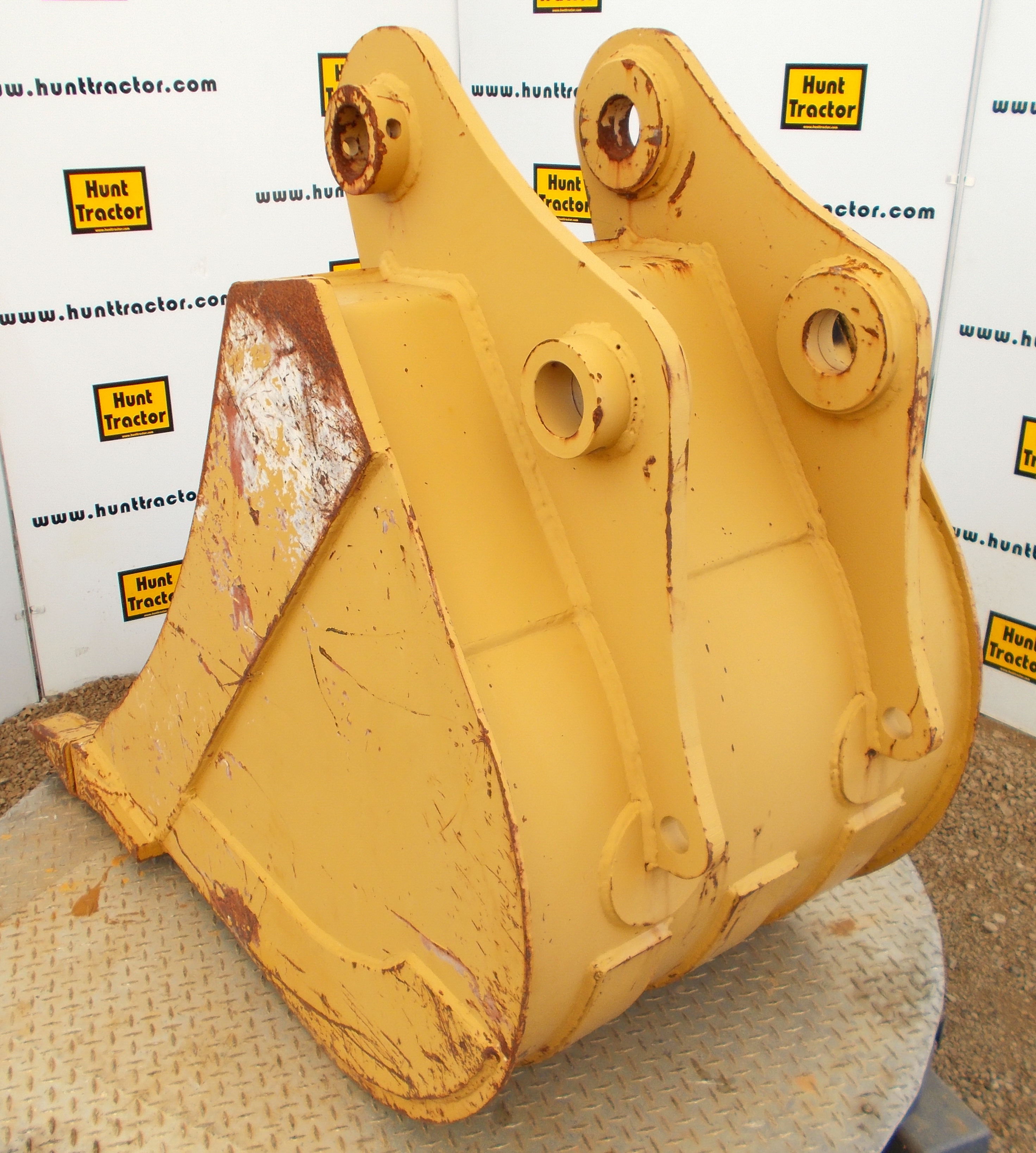 New 33" Caterpillar 315 Pin-On Excavator Bucket For Sale