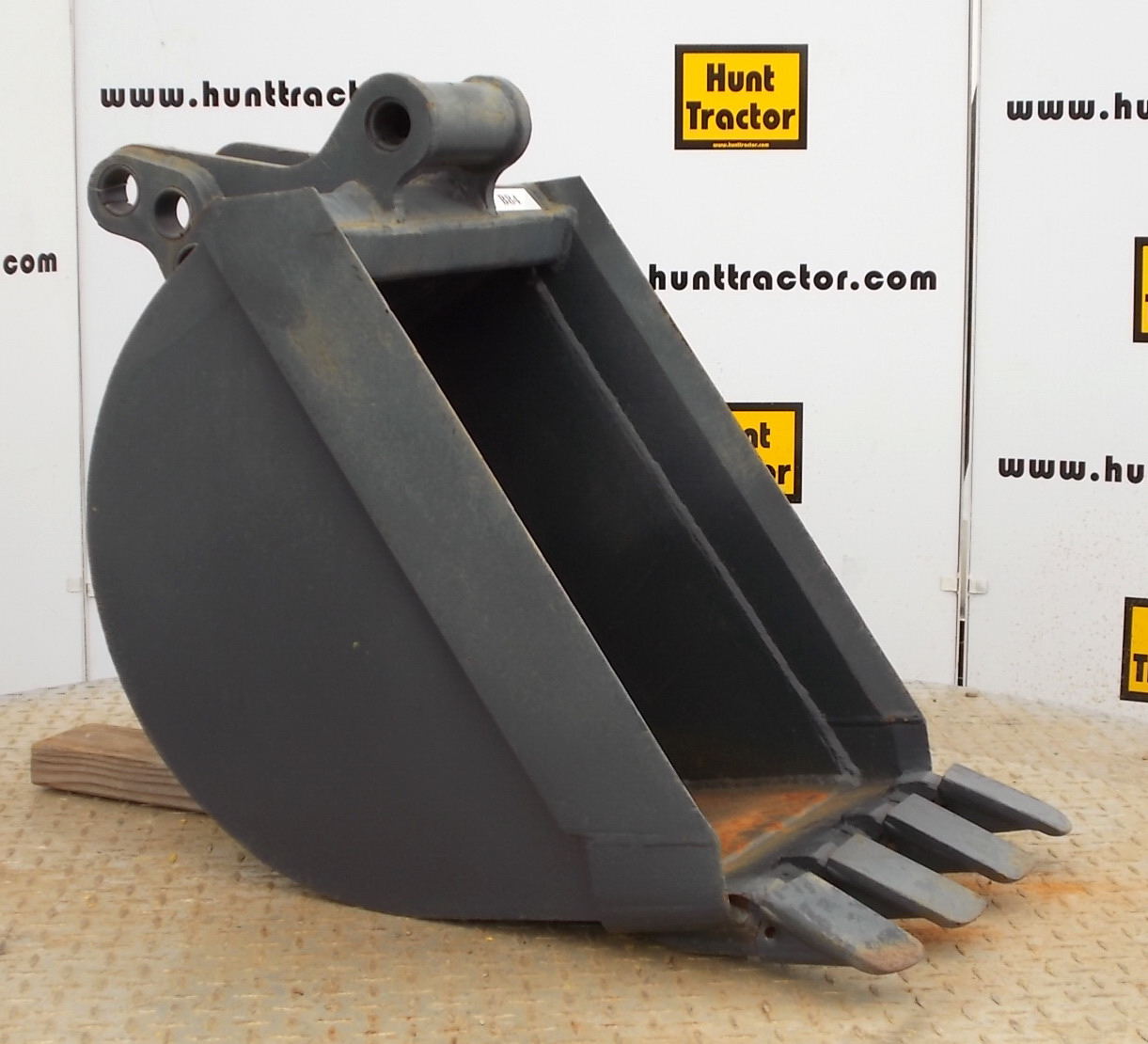 Used 16" Bradco 500 Series Pin-On Backhoe Bucket For Sale