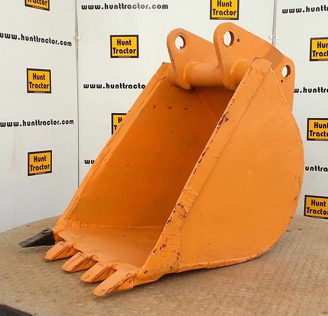 Used 24" Case 580C Pin-On Backhoe Bucket For Sale