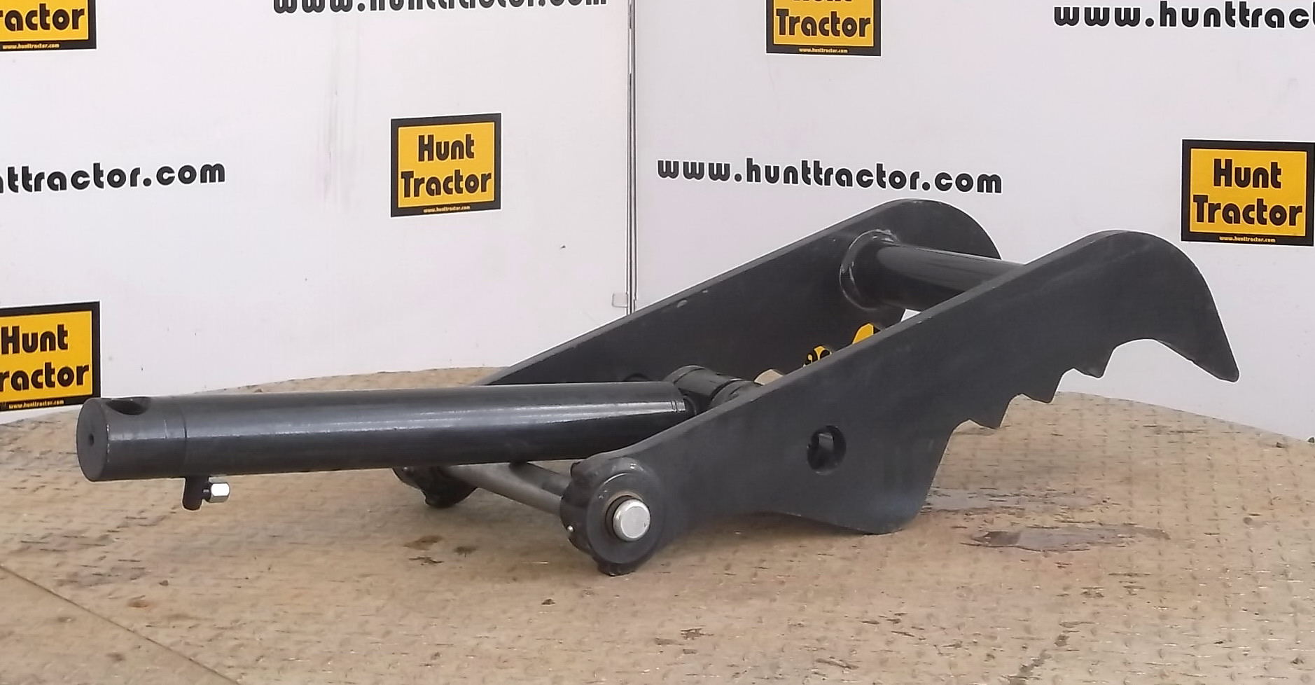 Hunt Tractor - New Bobcat 331E Hydraulic Thumb For Sale