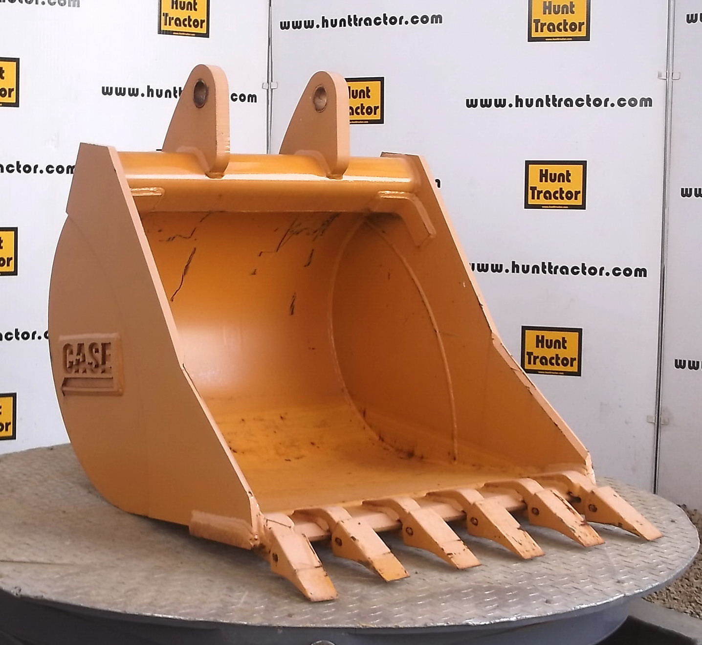 New 30" Case 590 Pin-On Backhoe Bucket For Sale