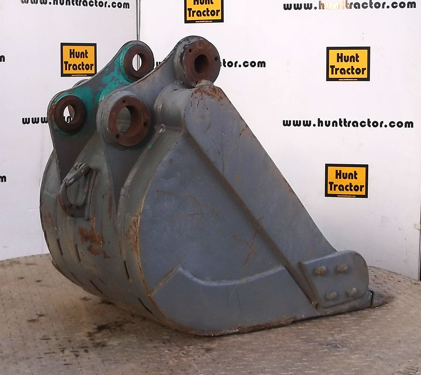 Used 21" Komatsu PC50-2 Pin-On Mini-Excavator Bucket For Sale