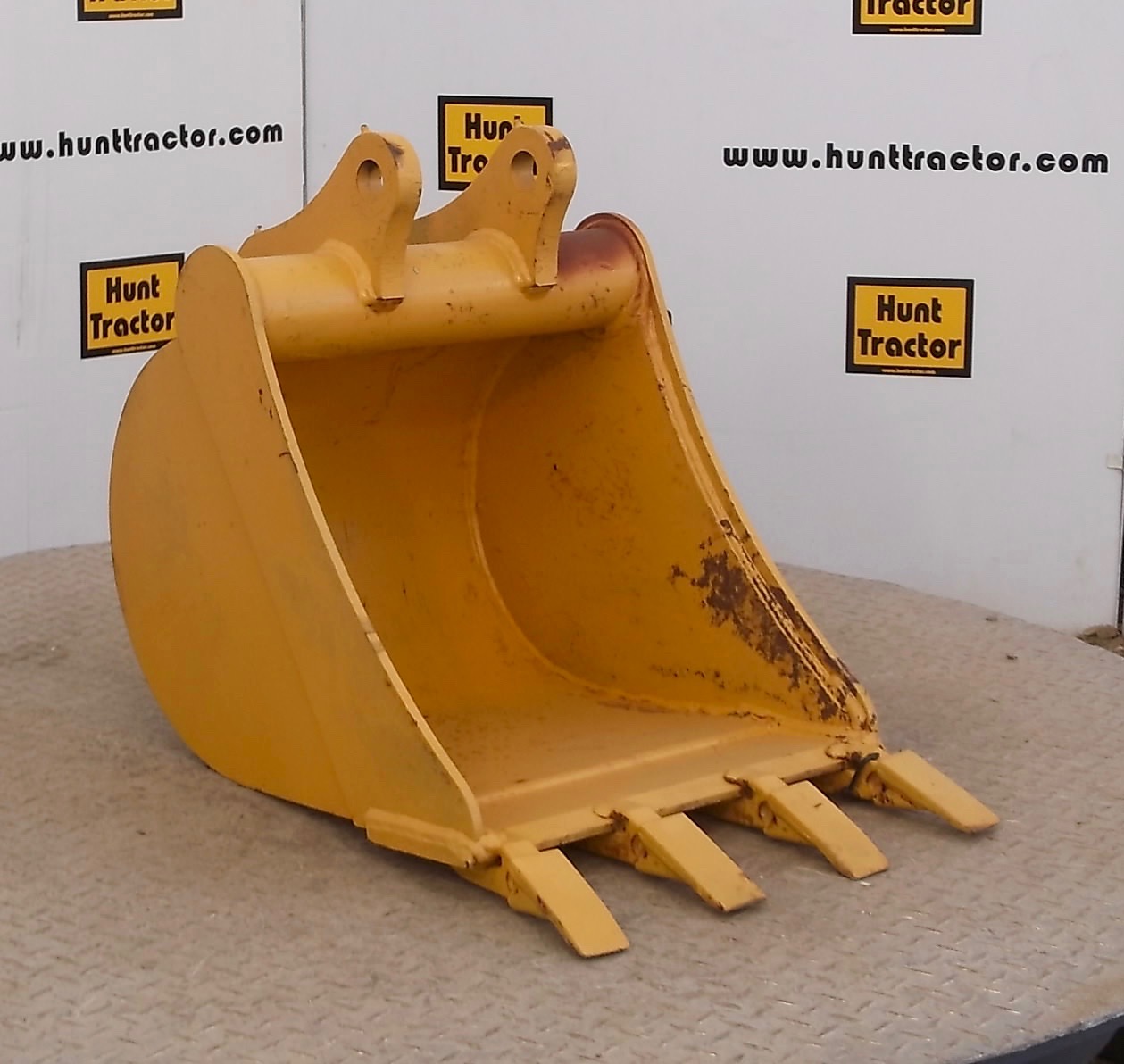 New 18" John Deere 27D Pin-On Mini-Excavator Bucket For Sale