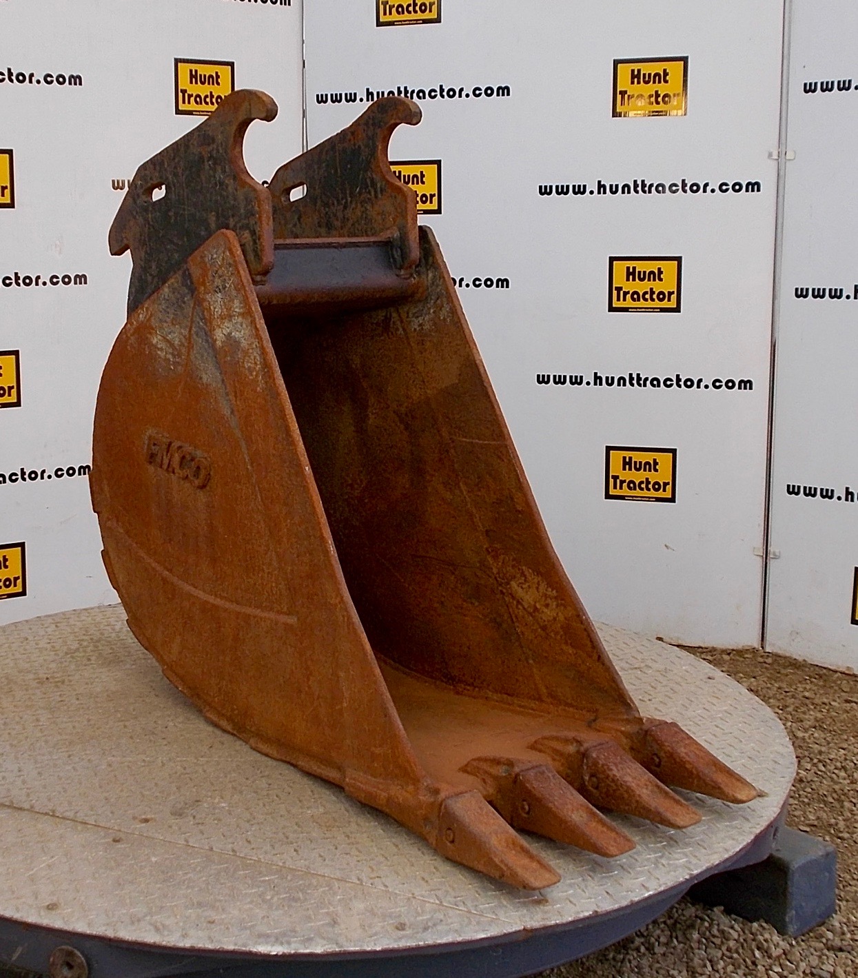 Used 18" CWS Wedge Excavator Bucket For Sale