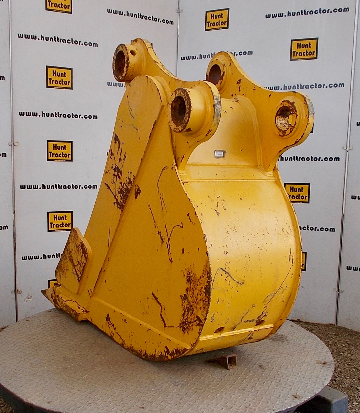 New 26" Komatsu PC300-3 Pin-On Excavator Bucket For Sale