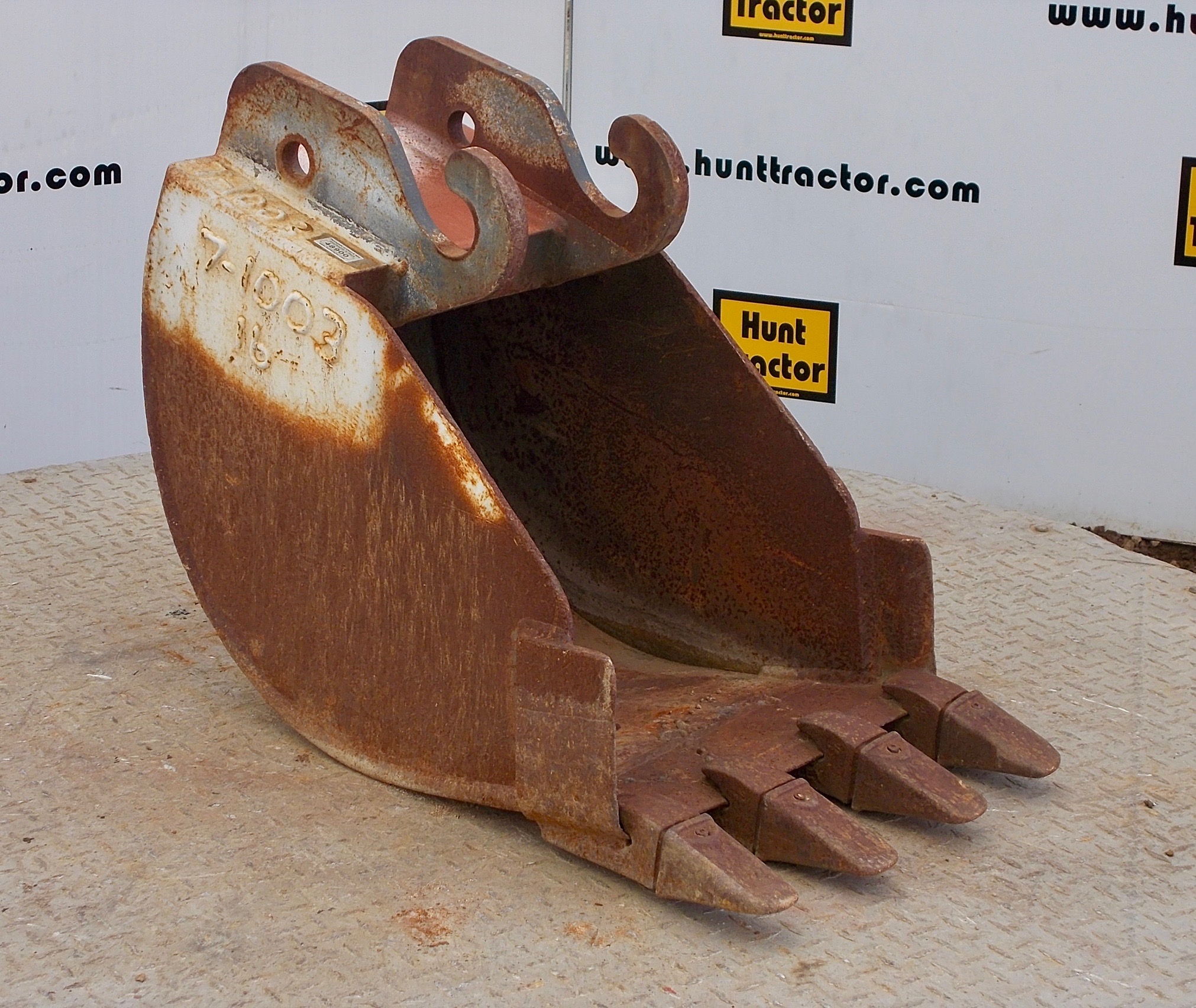 Used 16" Terramite T5 Terramite Q/C Backhoe Bucket For Sale