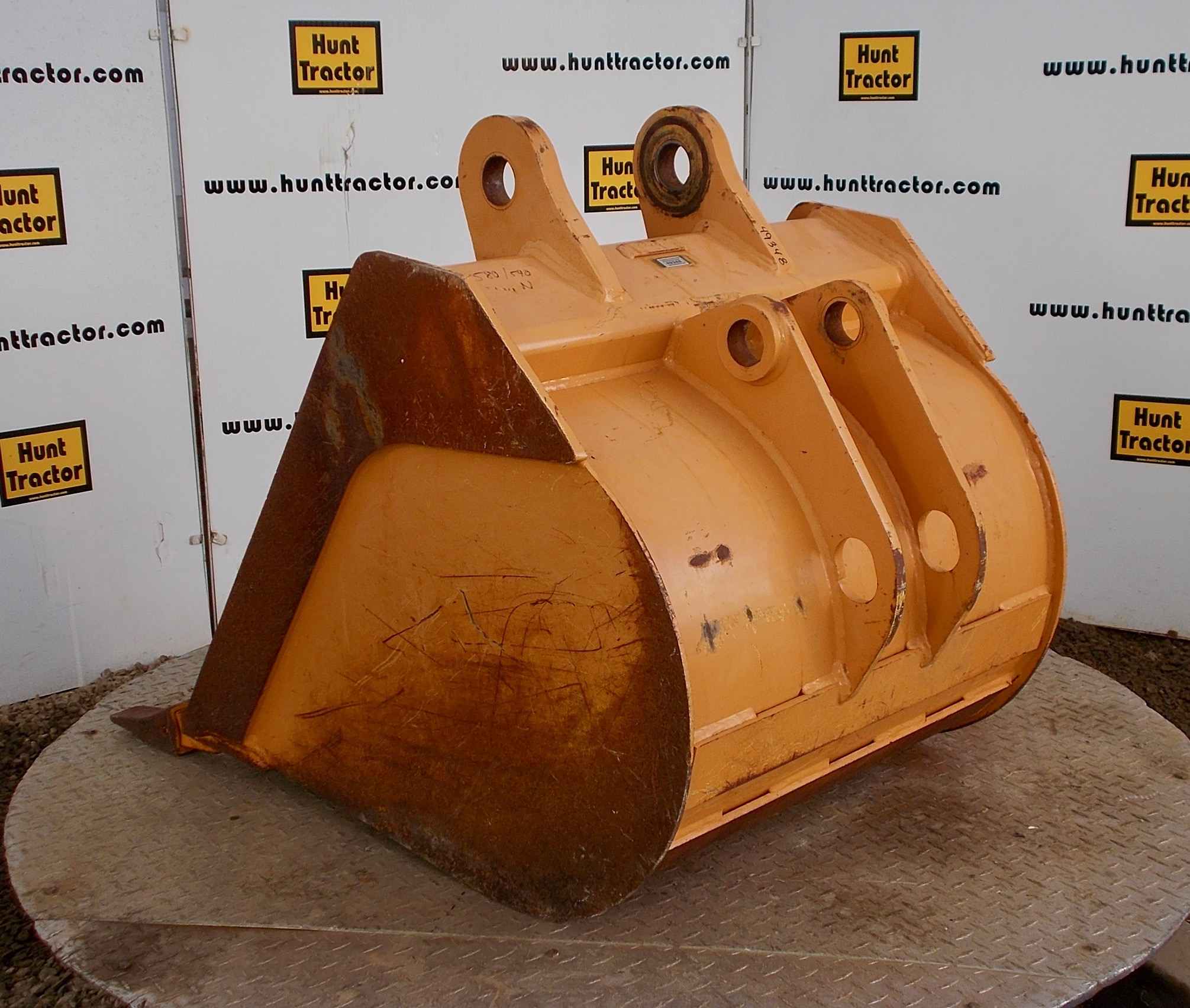 Used 30" Case 580N Pin-On Backhoe Bucket For Sale