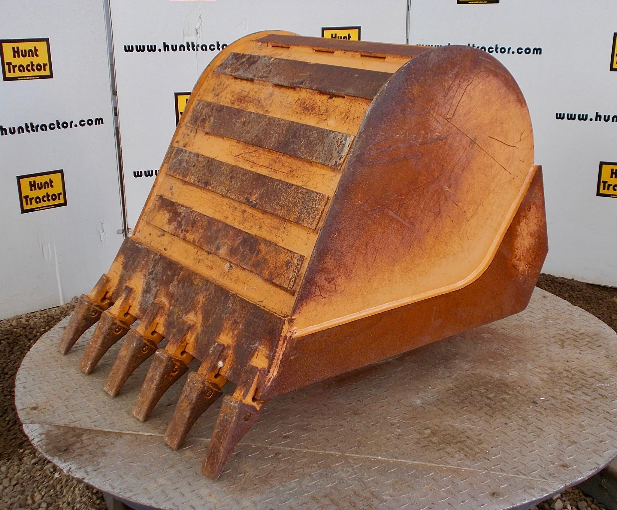 Used 30" Case 580N Pin-On Backhoe Bucket For Sale