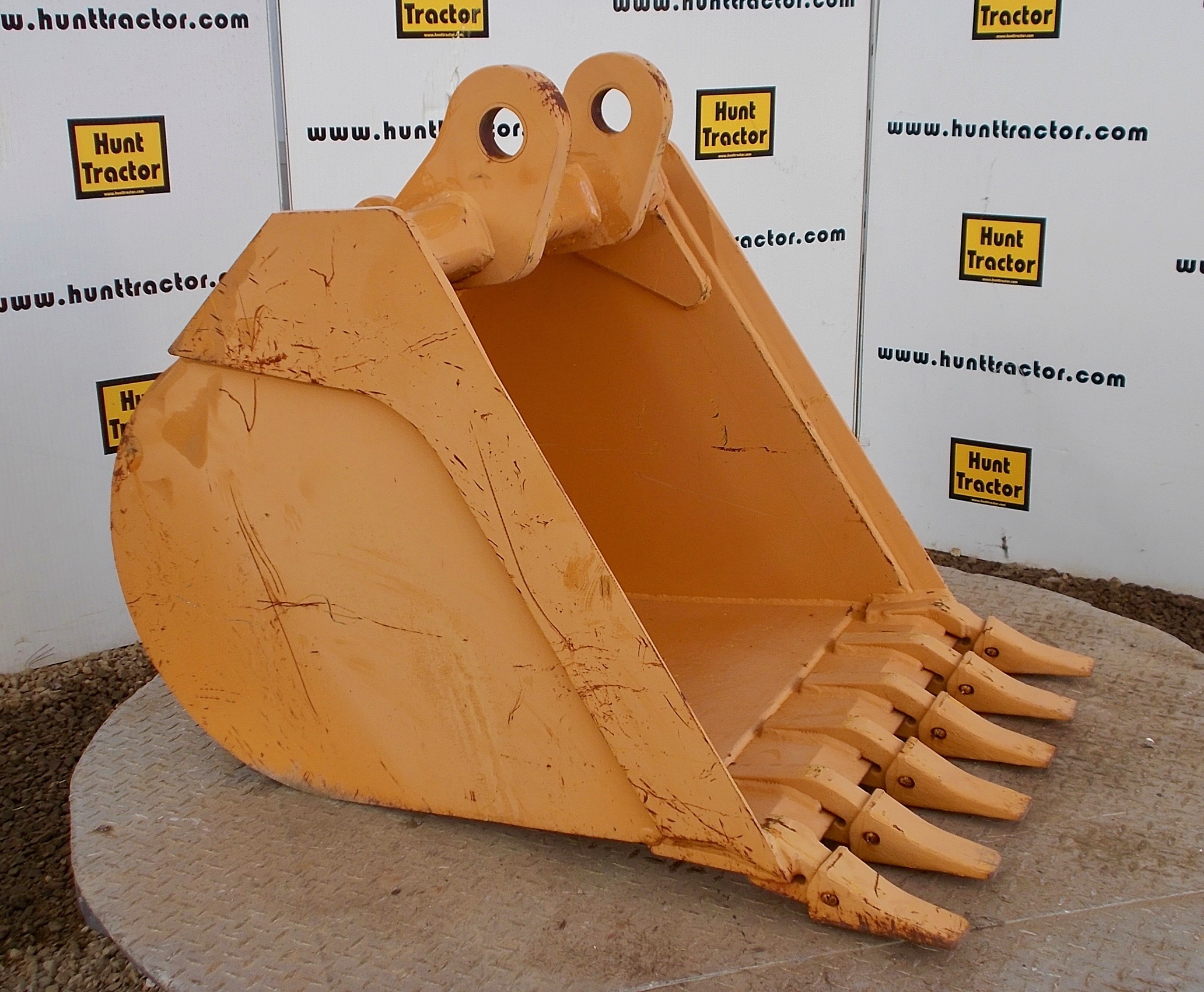 New 30" Case 590N Pin-On Backhoe Bucket For Sale