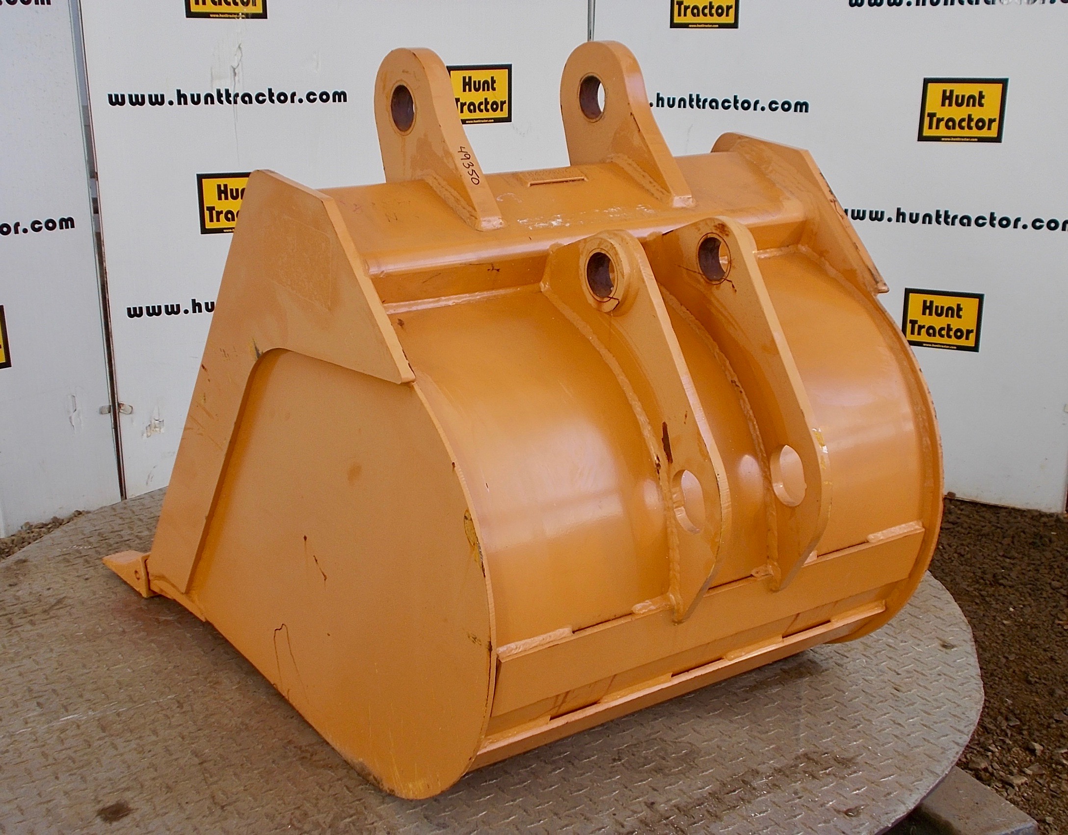 New 30" Case 580N Pin-On Backhoe Bucket For Sale