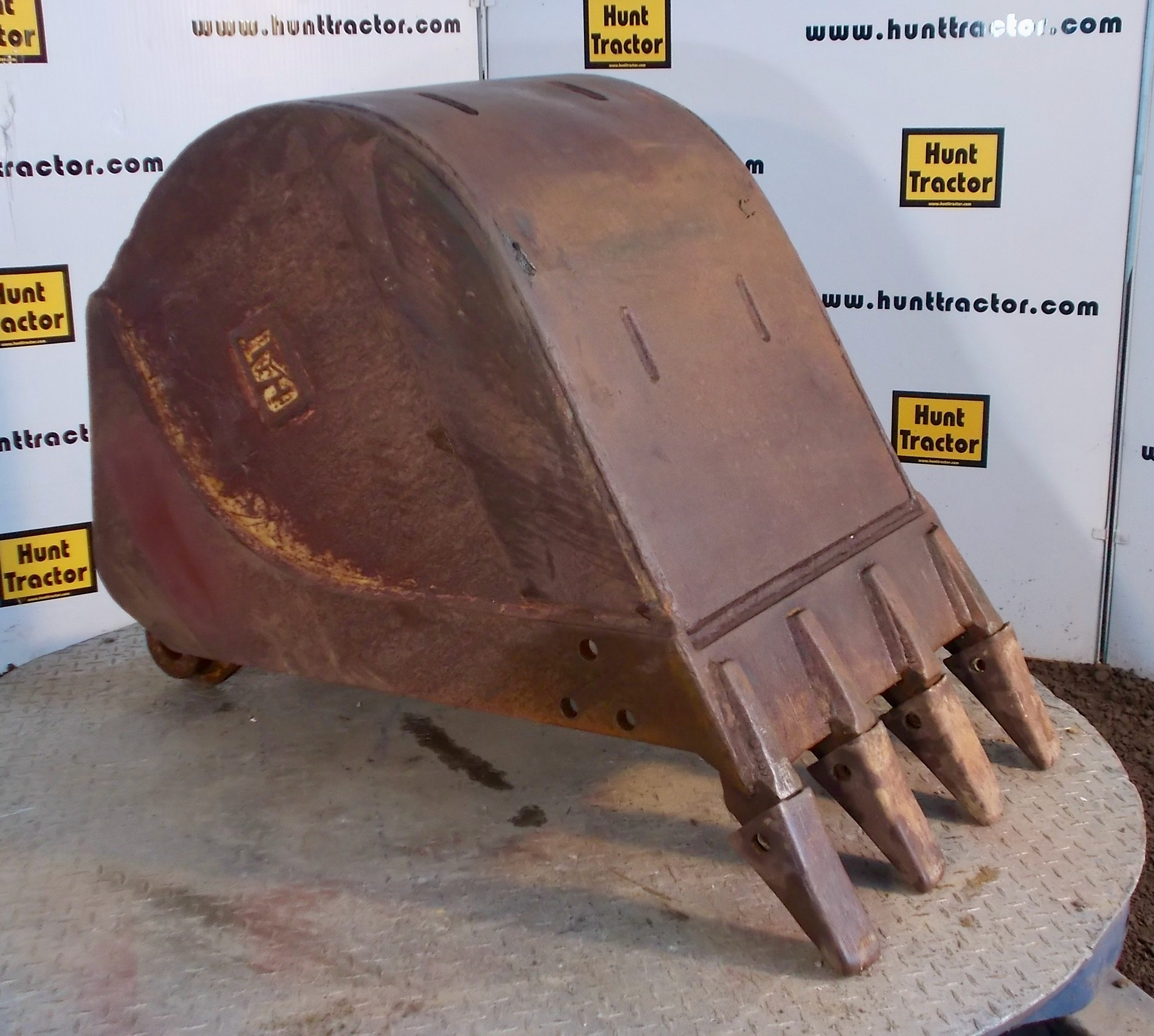 Used 24" Caterpillar 308C CR Pin-On Excavator Bucket For Sale