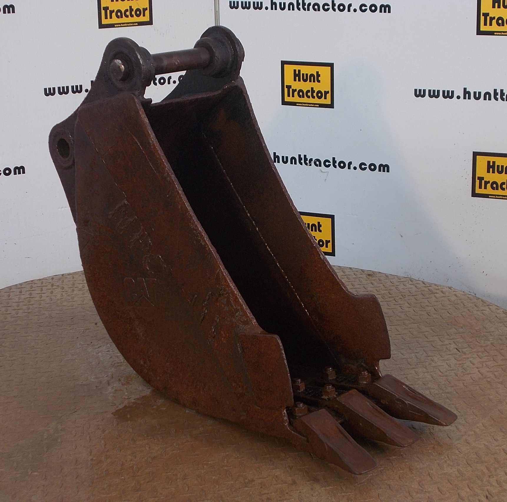 Used 11" Caterpillar 304CR Pin-On Mini-Excavator Bucket For Sale
