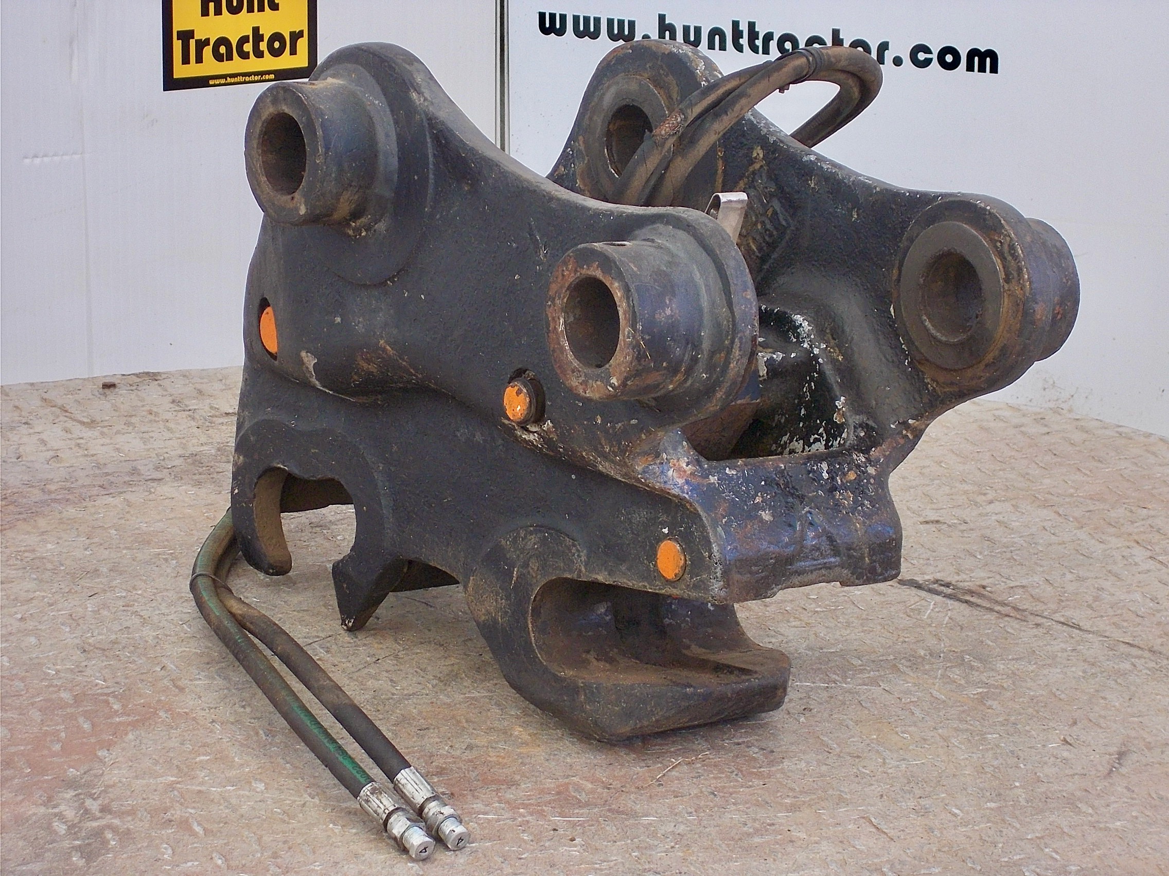 Used Caterpillar 307D Hydraulic Variable Center Pin Grabber Quick used-caterpillar-307d-hydraulic-variable-center-pin-grabber-quick