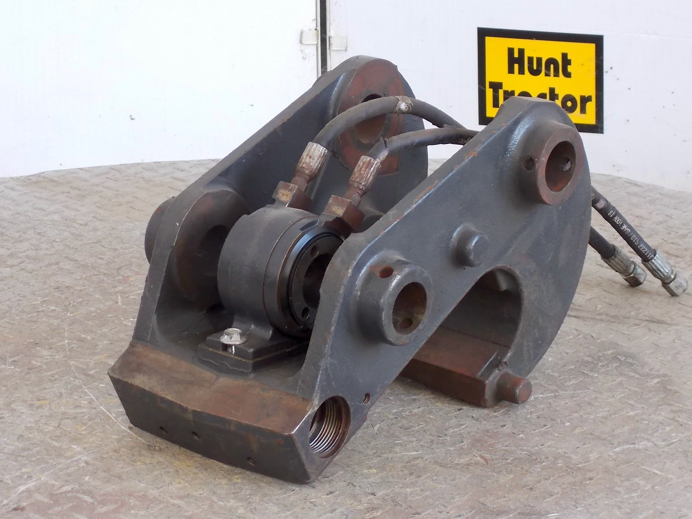 Used E55 Hydraulic Bobcat X-Change Quick Change For Sale