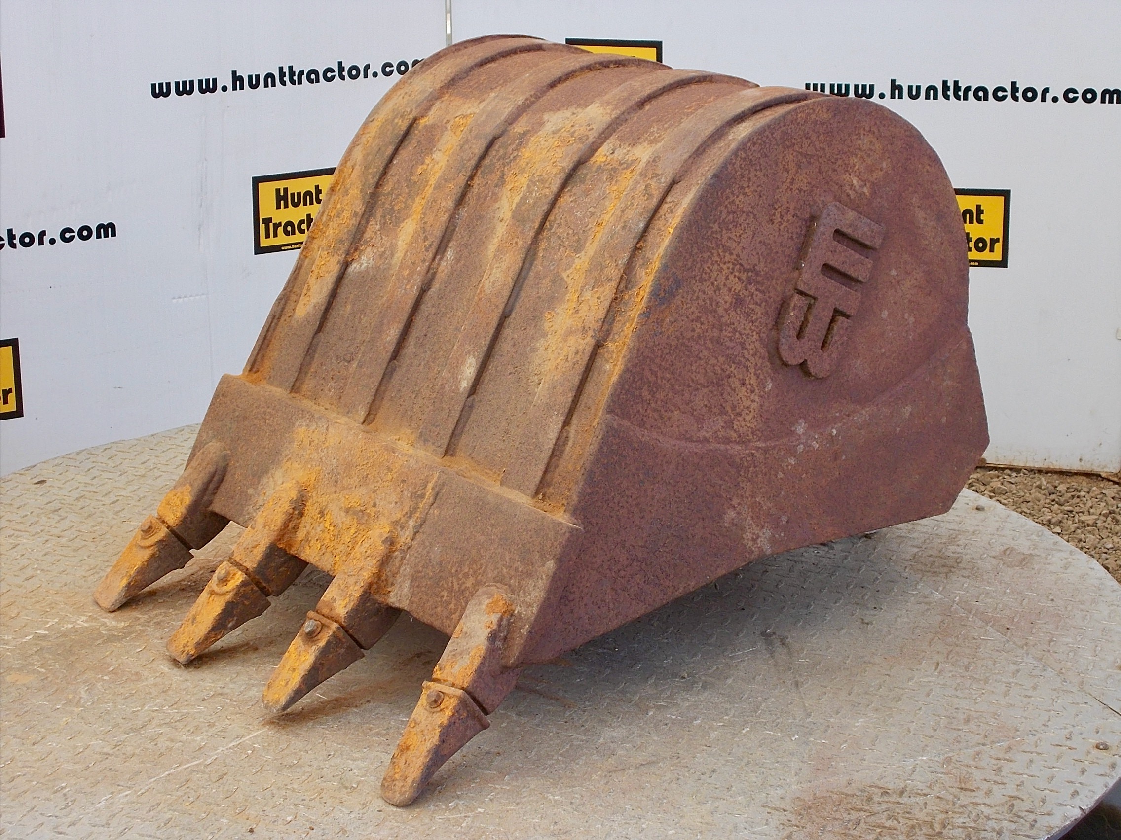 Used 24" Bobcat 341 Pin-On Mini-Excavator Bucket For Sale