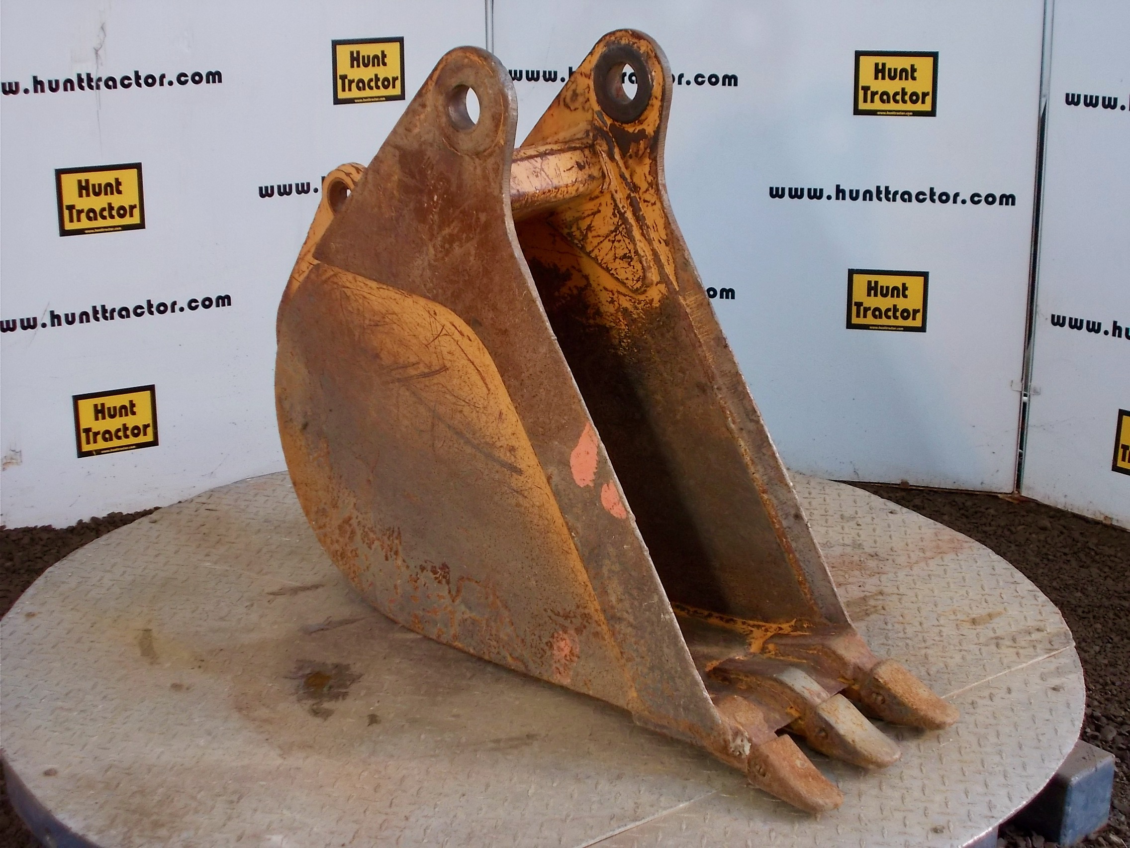 Used 12" Case 580N Pin-On Backhoe Bucket For Sale