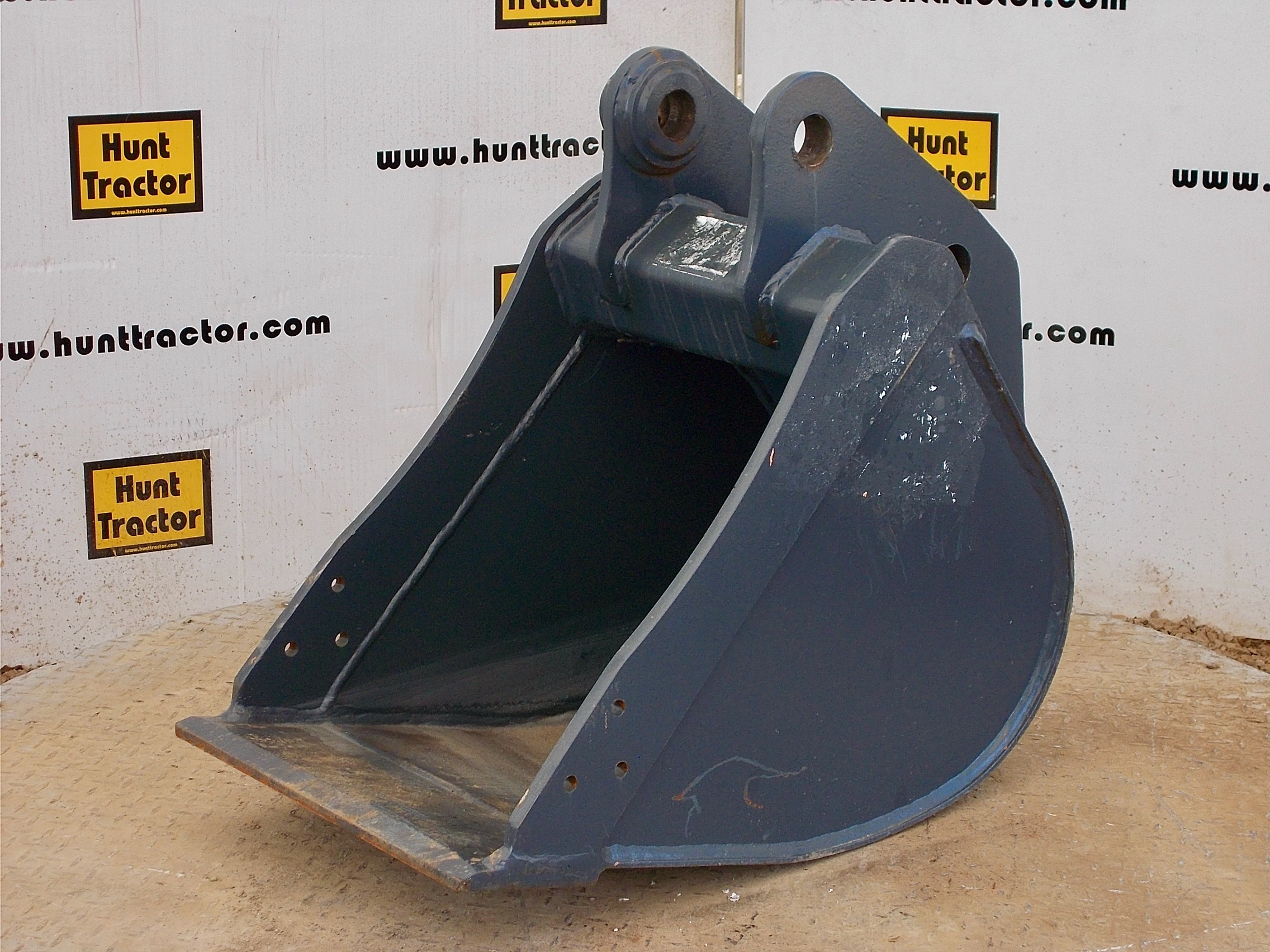 New 18" Pin-On Mini-Excavator Bucket For Sale
