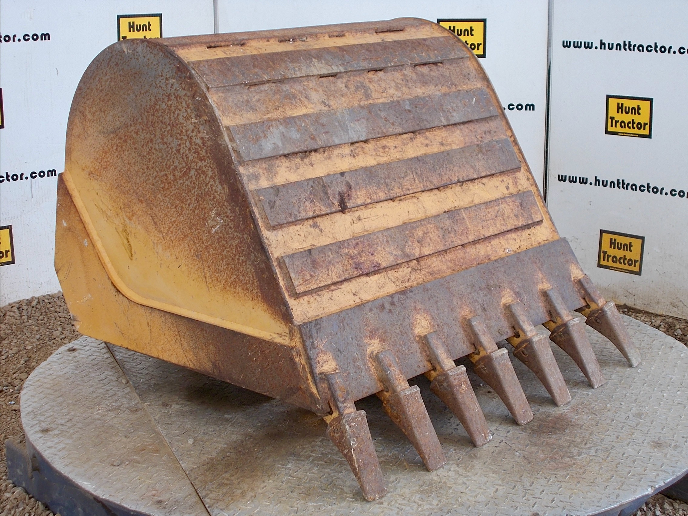 Used 36" Case 590M Pin-On Backhoe Bucket For Sale