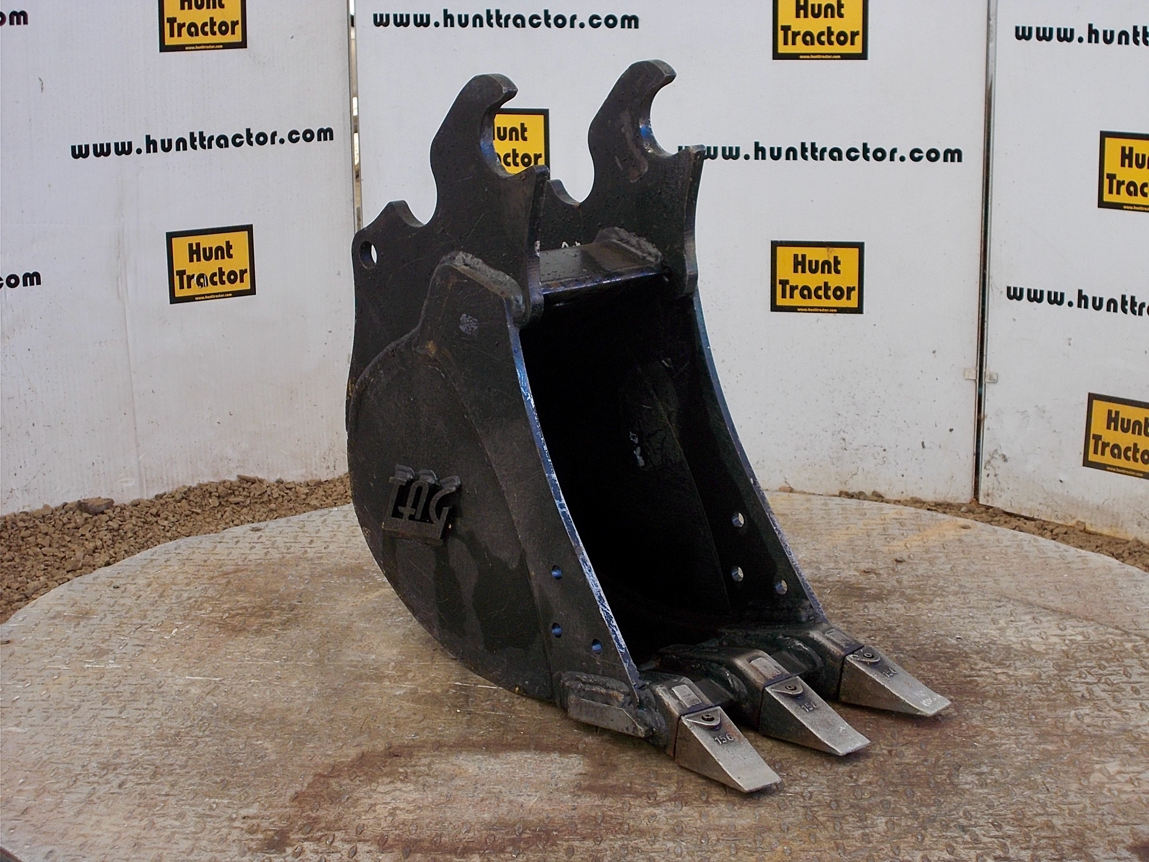 Used 12" Kubota Wedge Mini-Excavator Bucket For Sale