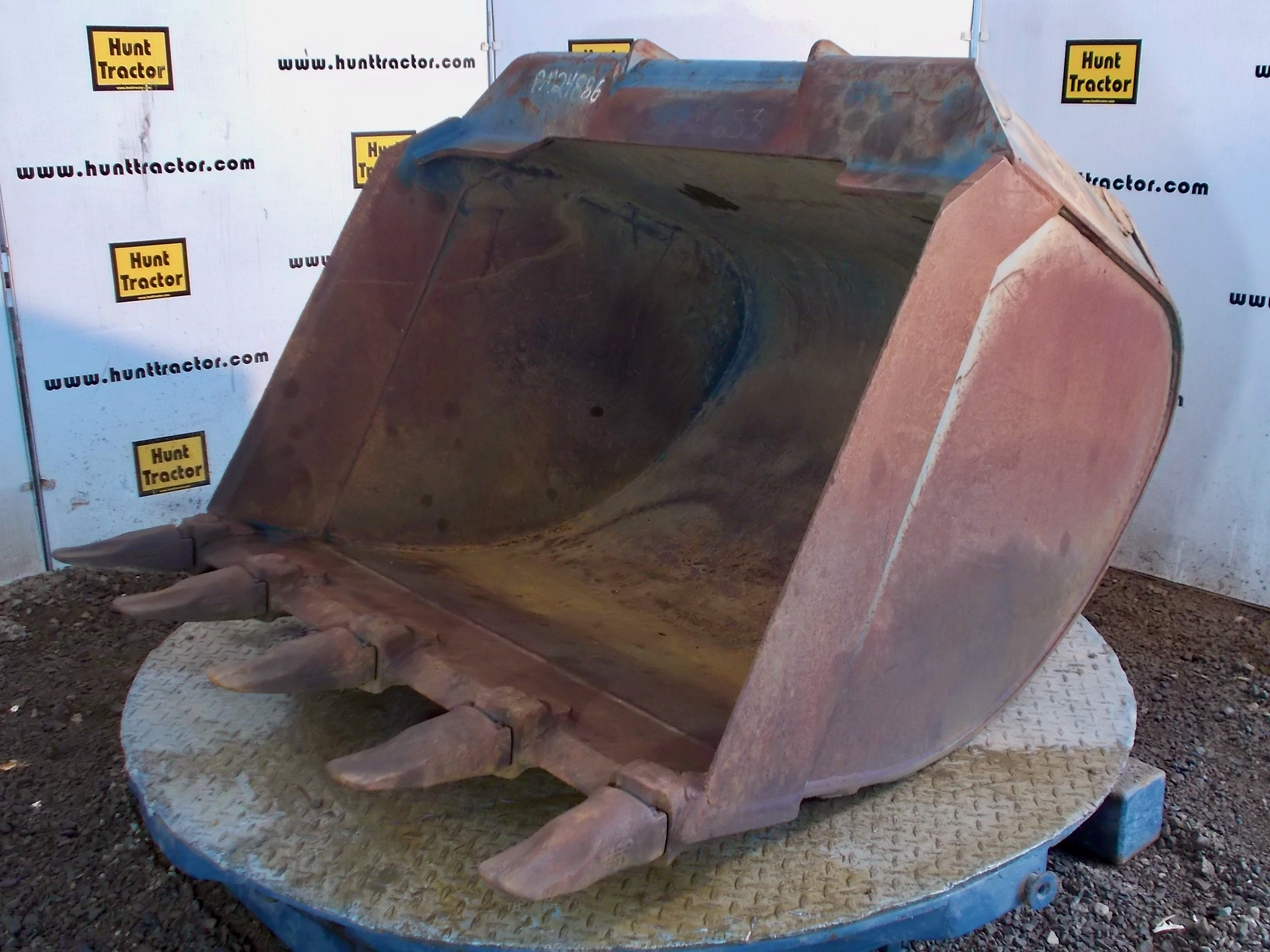 Used 48" John Deere 35D Gradall Quick Change Excavator Bucket For Sale
