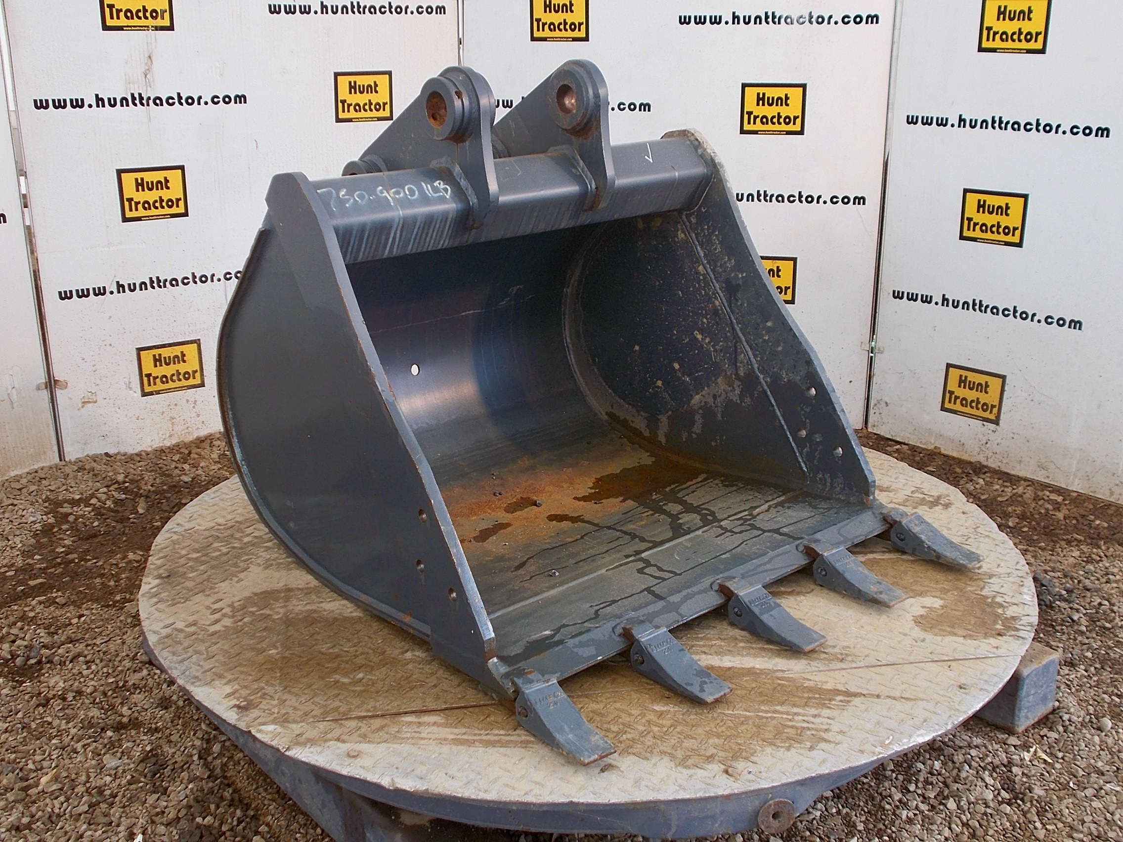 New 36" Case CX57C Pin-On Excavator Bucket For Sale