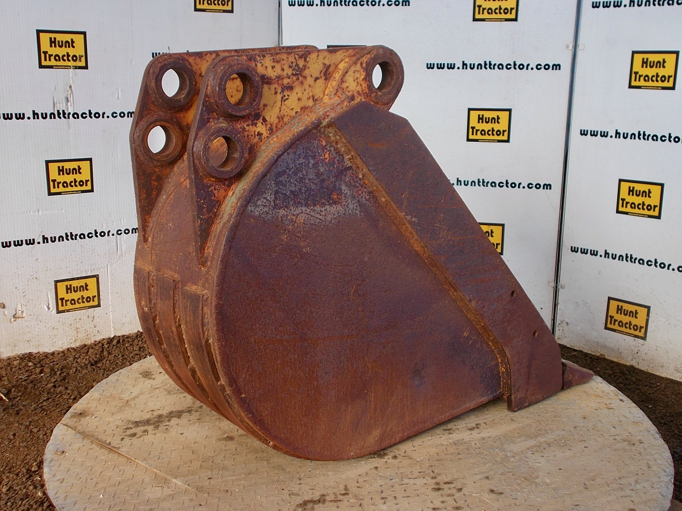 Used 18" John Deere 710J Pin-On Backhoe Bucket For Sale