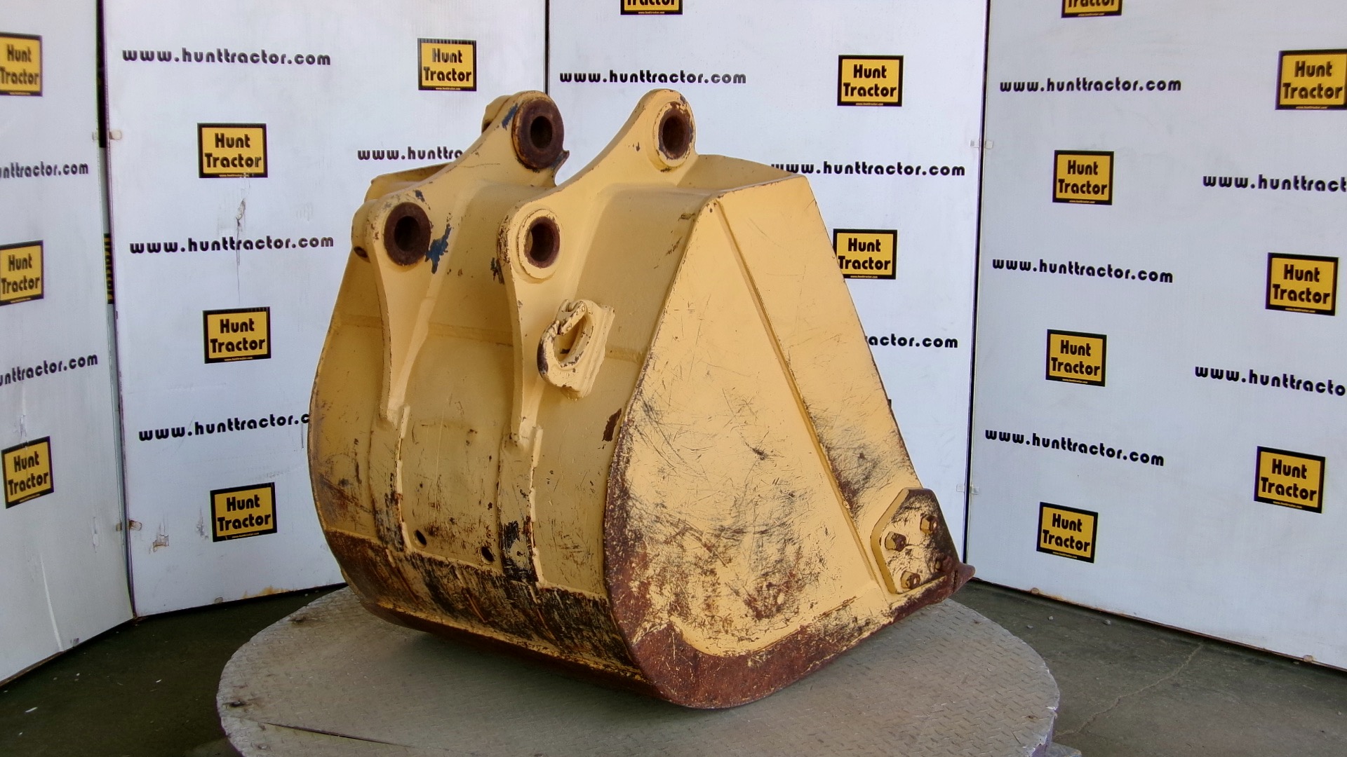 Used 36" Komatsu PC138 Pin-On Excavator Bucket For Sale