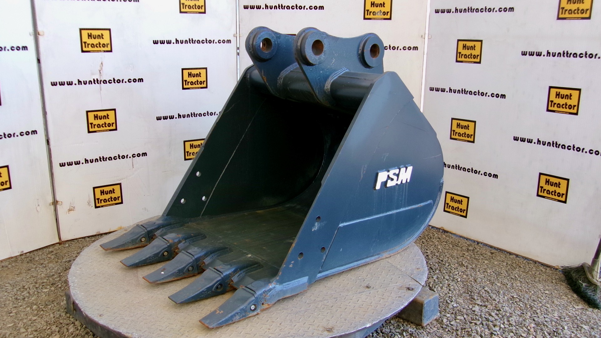 New 37" John Deere 135G Pin-On Excavator Bucket For Sale