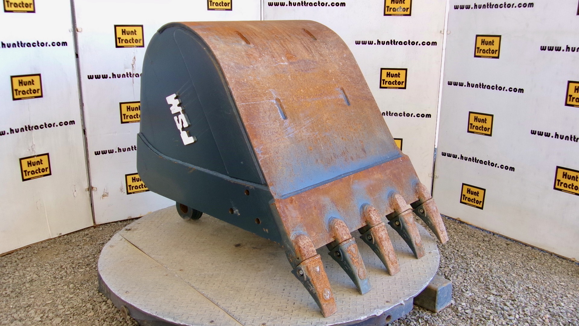 New 37" John Deere 135G Pin-On Excavator Bucket For Sale