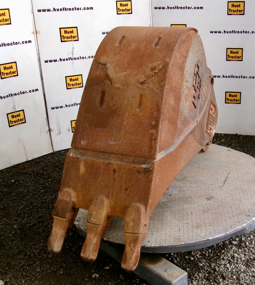 Used 24" Pin-On Excavator Bucket For Sale