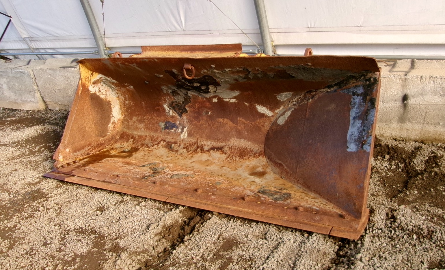 Used 115" IT Hooks Side Dump Loader Bucket For Sale