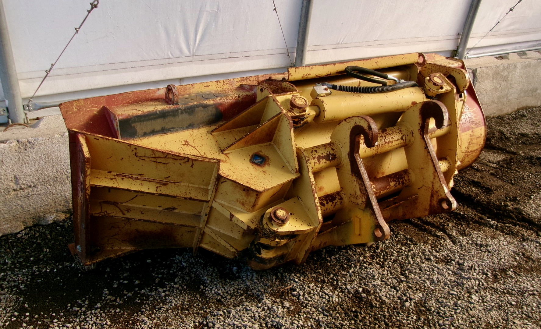 Used 115" IT Hooks Side Dump Loader Bucket For Sale