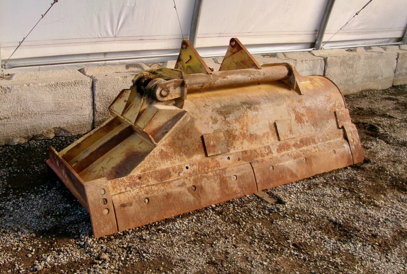 Used 115" IT Hooks Side Dump Loader Bucket For Sale