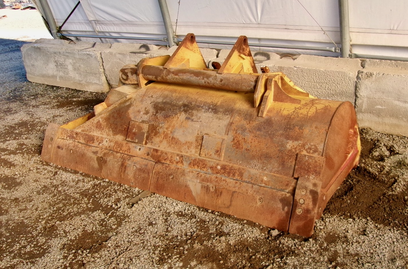 Used 115" IT Hooks Side Dump Loader Bucket For Sale