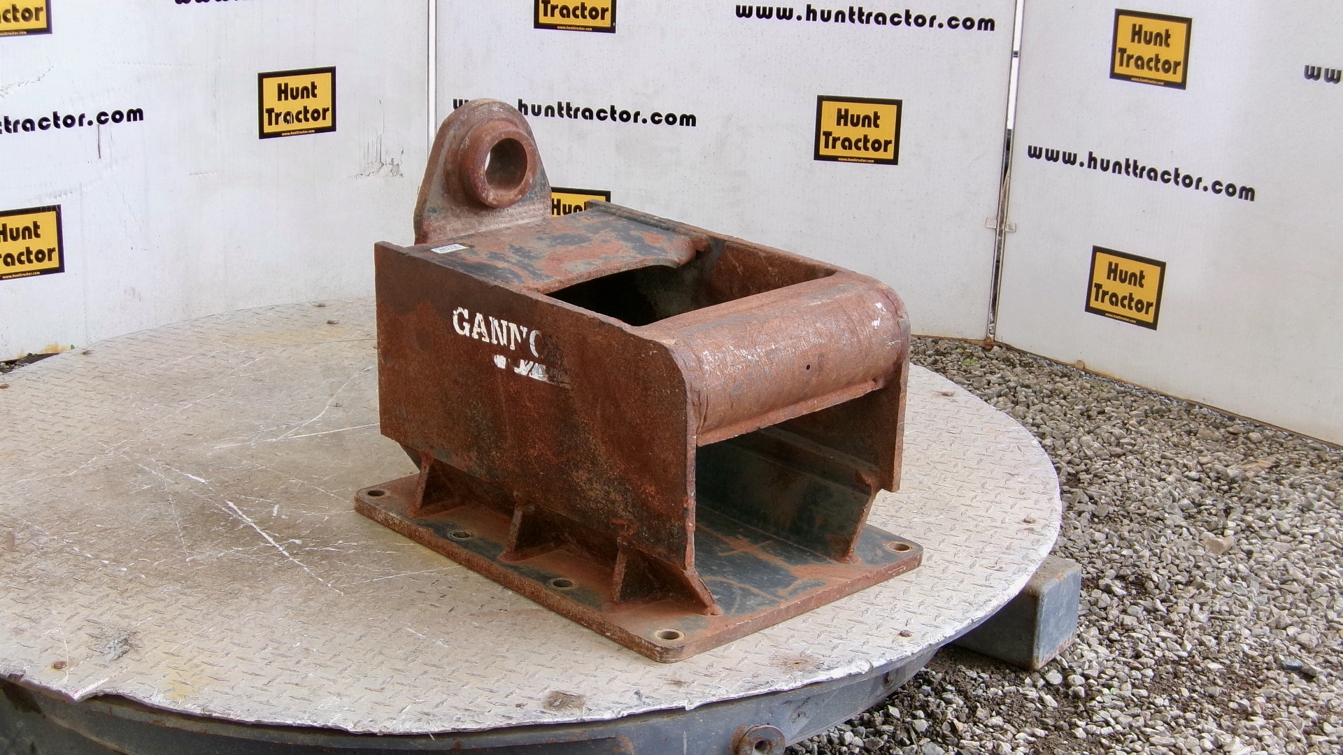 Used 1/2 Yd Wain-Roy® Style Adapter Plate For Sale