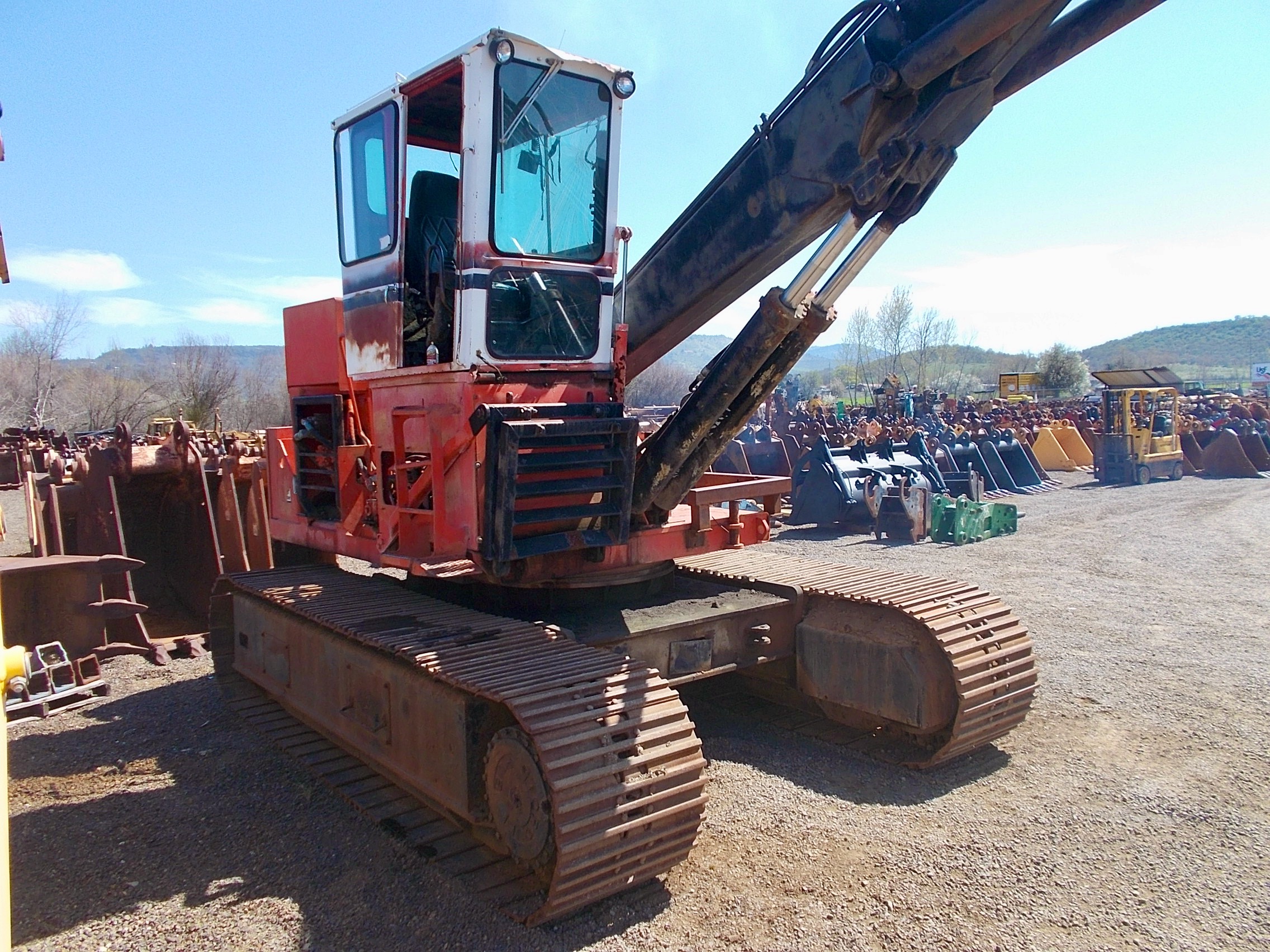 Prentice 610 Log Loader on Pierce Expandable Tracked Carrier